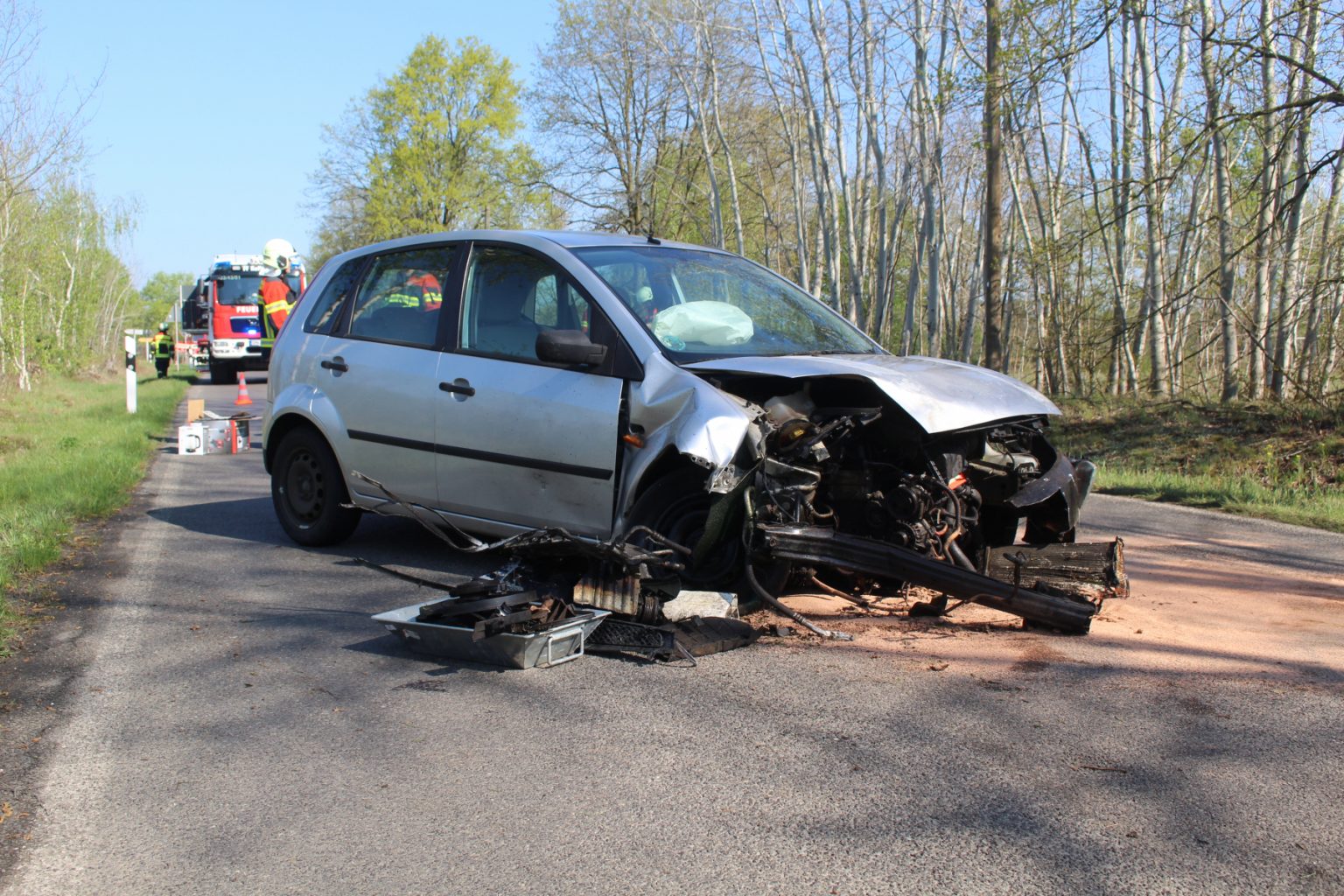 Schwerer Verkehrsunfall zwischen Ströbitz und Zahsow - Blaulichtreport Lausitz