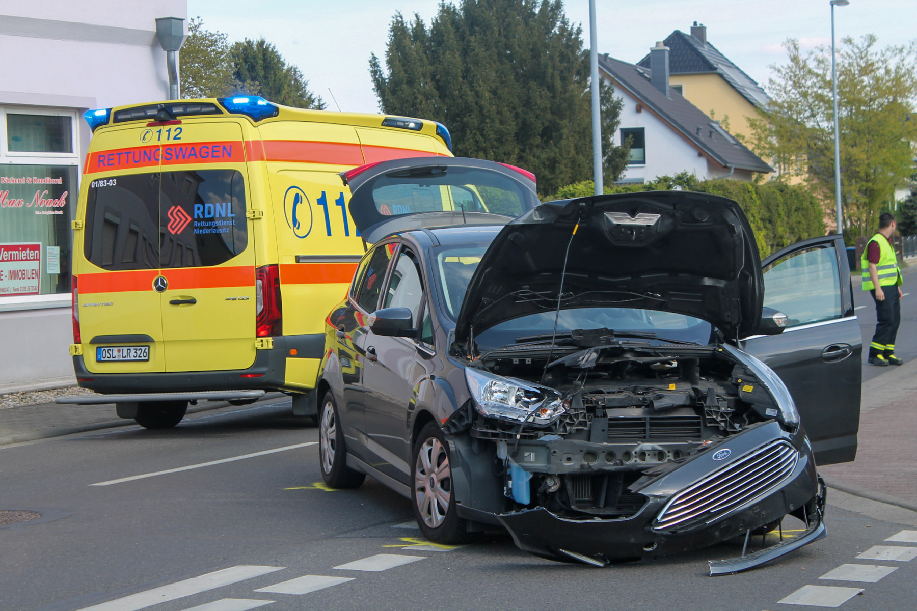 Schwarzheide: Verkehrsunfall zwischen PKW und Moped - Zwei verletzte Personen - Blaulichtreport ...