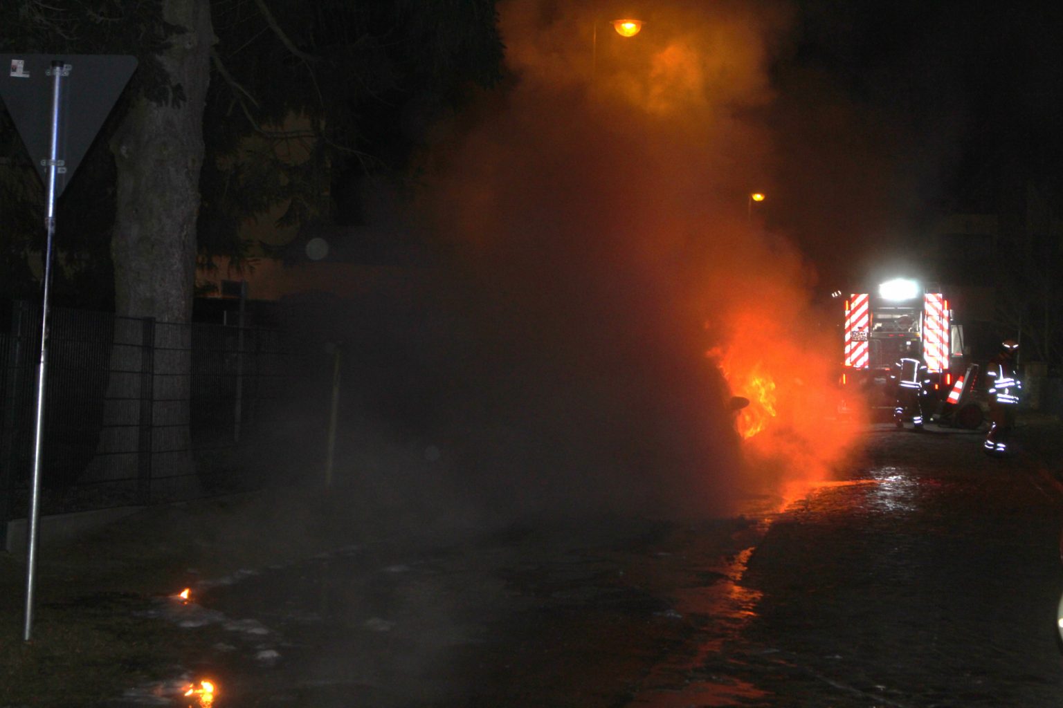 Erneuter Pkw-Brand in Cottbus - Blaulichtreport Lausitz
